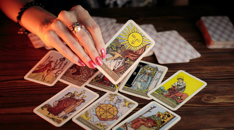 How to read tarot cards - Kiksee Magazine